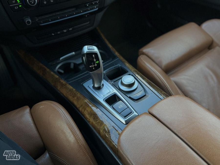 Black BMW X5 2007 in Vilnius, with an engine capacity of 3.00 L and mileage of 283 thousand km for 7100 €, photo 23 on AUTOMOTO.COM.LV