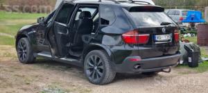 Melns BMW X5 2007 Madona, ar dzinēja tilpumu 3.00 L un nobraukumu 402 tūkst. km par 6500 €, foto 4 vietnē AUTOMOTO.COM.LV