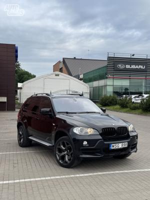 Melns BMW X5 2007 Viļņa, ar dzinēja tilpumu 3.00 L un nobraukumu 324 tūkst. km par 7900 €, foto  vietnē AUTOMOTO.COM.LV