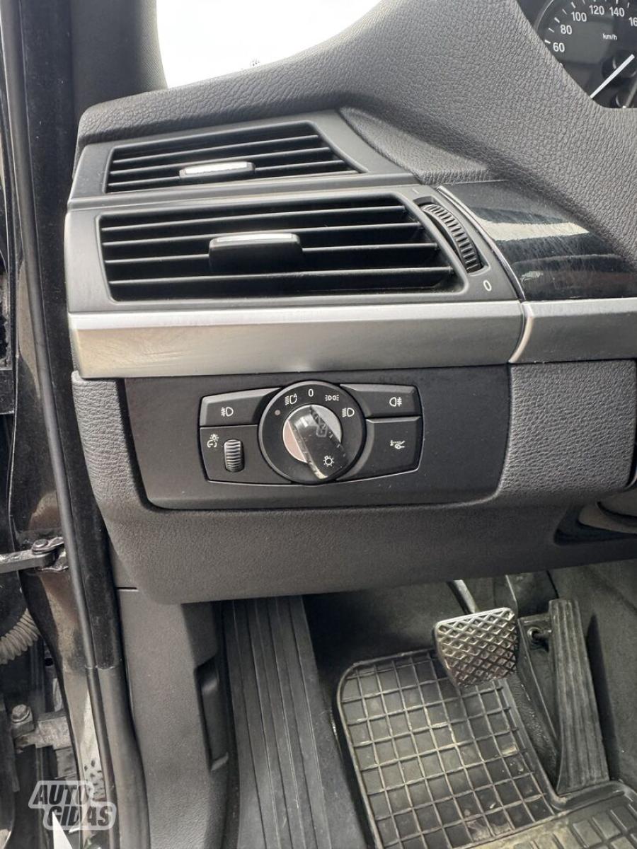 Melns BMW X5 2007 Viļņa, ar dzinēja tilpumu 3.00 L un nobraukumu 324 tūkst. km par 7900 €, foto 17 vietnē AUTOMOTO.COM.LV