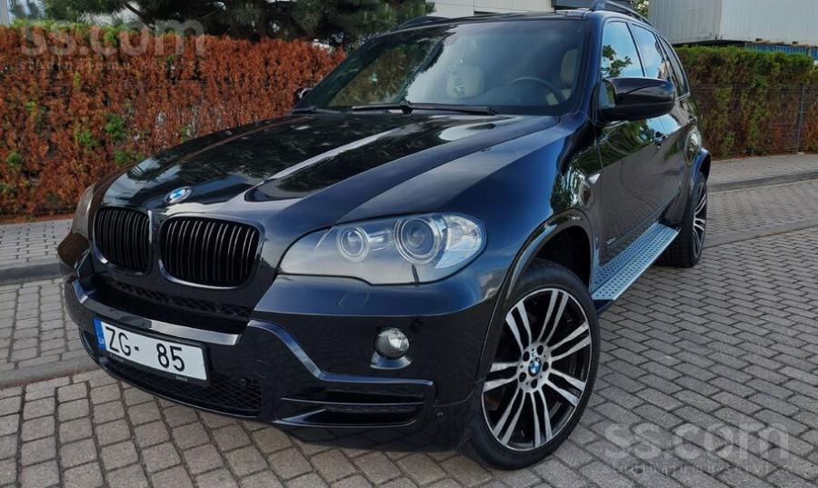 Black BMW X5 2007 in Riga, with an engine capacity of 3.00 L and mileage of 243 thousand km for 7950 €, photo 3 on AUTOMOTO.COM.LV