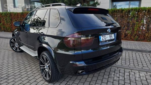 Black BMW X5 2007 in Riga, with an engine capacity of 3.00 L and mileage of 243 thousand km for 7950 €, photo 6 on AUTOMOTO.COM.LV