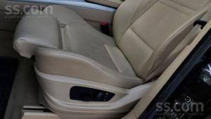 Black BMW X5 2007 in Riga, with an engine capacity of 3.00 L and mileage of 243 thousand km for 7950 €, photo 16 on AUTOMOTO.COM.LV
