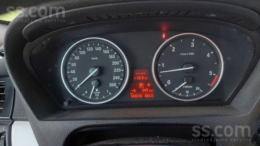 Black BMW X5 2007 in Riga, with an engine capacity of 3.00 L and mileage of 243 thousand km for 7950 €, photo 25 on AUTOMOTO.COM.LV