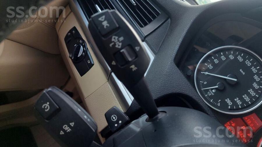 Black BMW X5 2007 in Riga, with an engine capacity of 3.00 L and mileage of 243 thousand km for 7950 €, photo 28 on AUTOMOTO.COM.LV