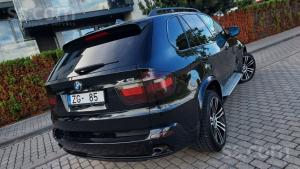 Black BMW X5 2007 in Riga, with an engine capacity of 3.00 L and mileage of 243 thousand km for 7950 €, photo 31 on AUTOMOTO.COM.LV