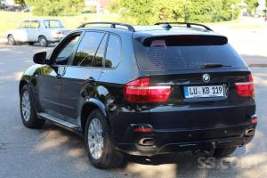 Black BMW X5 2007 in Riga, with an engine capacity of 3.00 L and mileage of 136 thousand km for 9950 €, photo 4 on AUTOMOTO.COM.LV