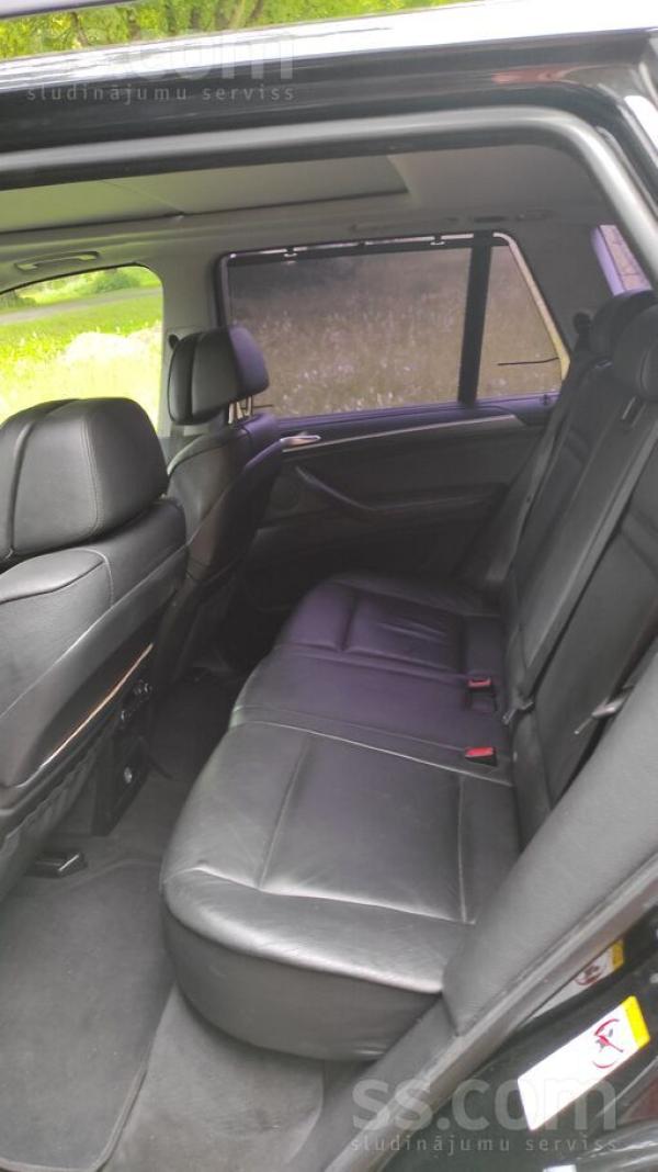 Black BMW X5 2007 in Riga, with an engine capacity of 3.00 L and mileage of 136 thousand km for 9950 €, photo 8 on AUTOMOTO.COM.LV