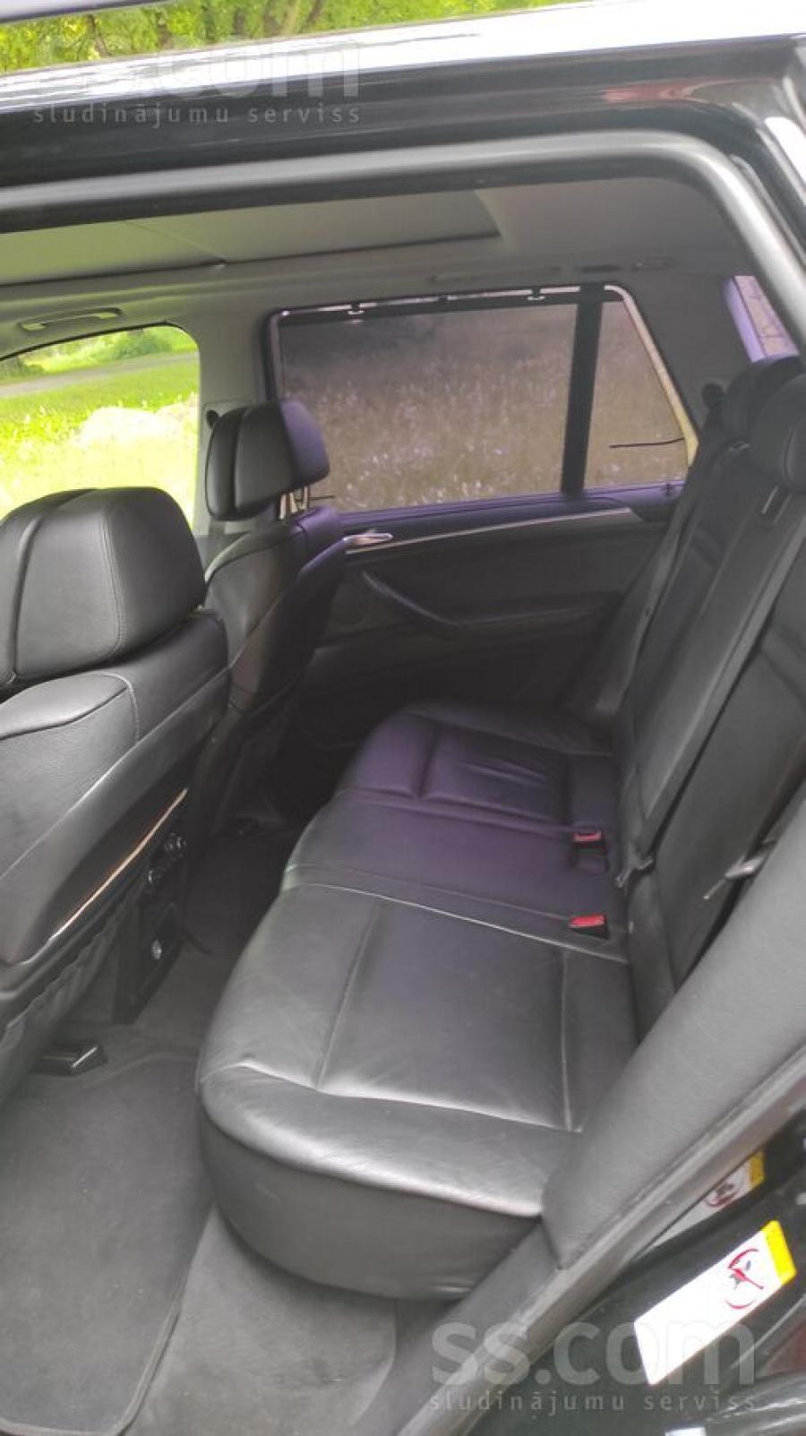 Black BMW X5 2007 in Riga, with an engine capacity of 3.00 L and mileage of 136 thousand km for 9950 €, photo 9 on AUTOMOTO.COM.LV