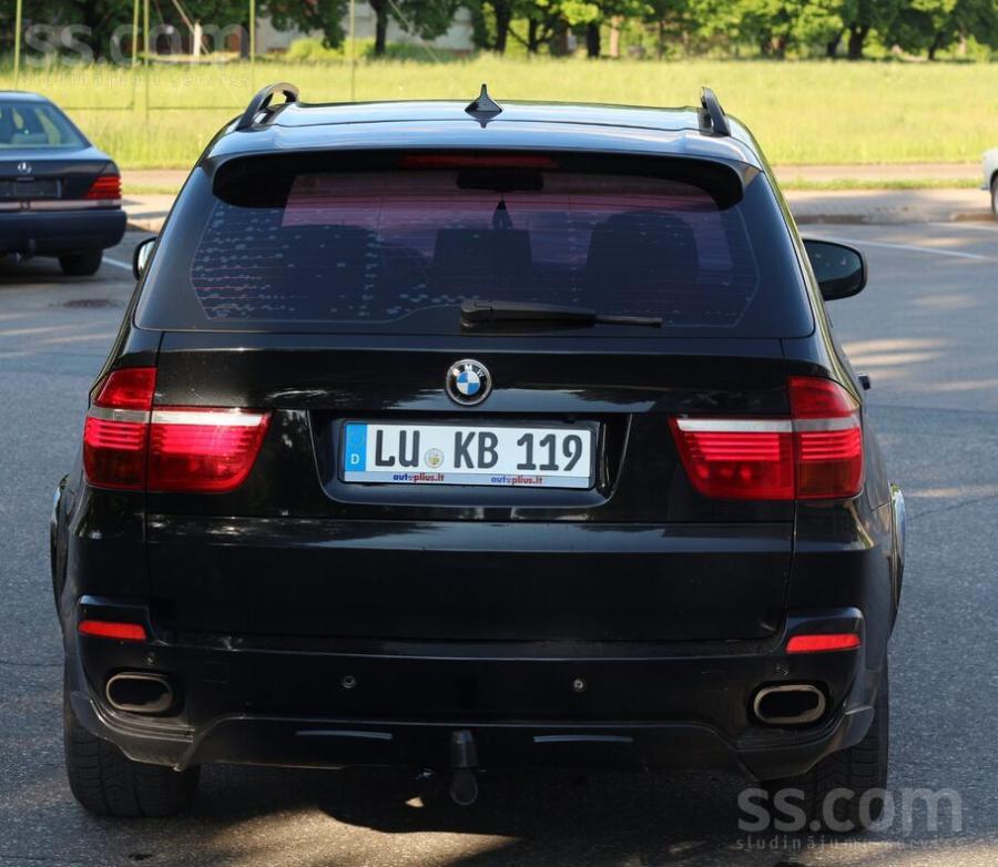 Black BMW X5 2007 in Riga, with an engine capacity of 3.00 L and mileage of 136 thousand km for 9950 €, photo 11 on AUTOMOTO.COM.LV