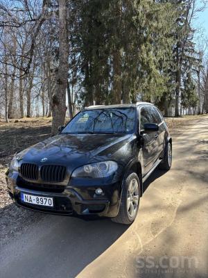 Melns BMW X5 2007 Rēzekne, ar dzinēja tilpumu 3.00 L un nobraukumu 345 tūkst. km par 7600 €, foto  vietnē AUTOMOTO.COM.LV