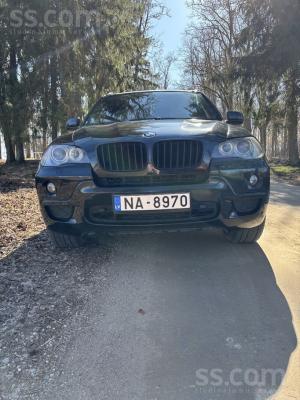 Black BMW X5 2007 in Rezekne, with an engine capacity of 3.00 L and mileage of 345 thousand km for 7600 €, photo 4 on AUTOMOTO.COM.LV