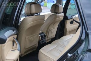 Black BMW X5 2007 in Riga, with an engine capacity of 3.00 L and mileage of 0 thousand km for 6390 €, photo 17 on AUTOMOTO.COM.LV