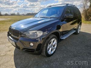 Black BMW X5 2007 in Riga, with an engine capacity of 4.80 L and mileage of 321 thousand km for 5250 €, photo 4 on AUTOMOTO.COM.LV