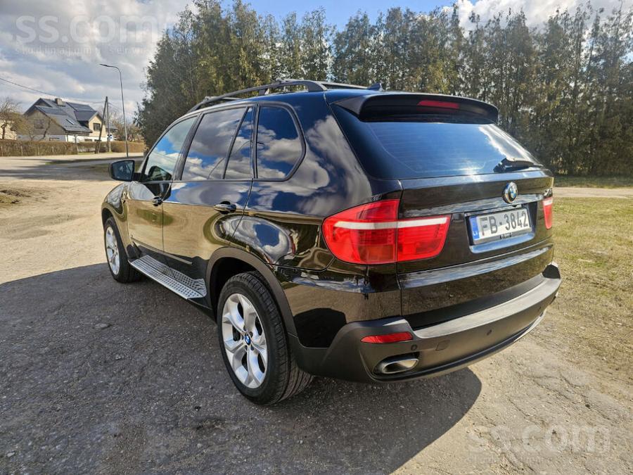 Black BMW X5 2007 in Riga, with an engine capacity of 4.80 L and mileage of 321 thousand km for 5250 €, photo 6 on AUTOMOTO.COM.LV