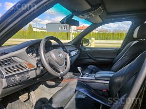 Black BMW X5 2007 in Riga, with an engine capacity of 4.80 L and mileage of 321 thousand km for 5250 €, photo 9 on AUTOMOTO.COM.LV