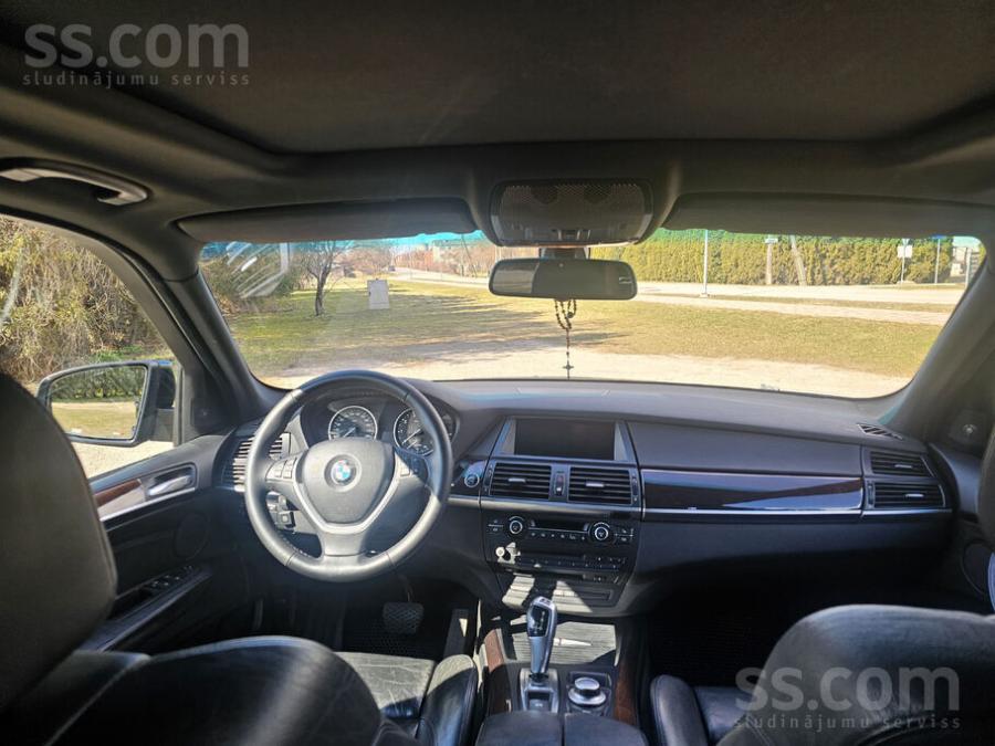 Black BMW X5 2007 in Riga, with an engine capacity of 4.80 L and mileage of 321 thousand km for 5250 €, photo 10 on AUTOMOTO.COM.LV