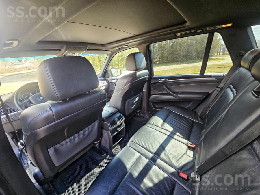 Black BMW X5 2007 in Riga, with an engine capacity of 4.80 L and mileage of 321 thousand km for 5250 €, photo 12 on AUTOMOTO.COM.LV