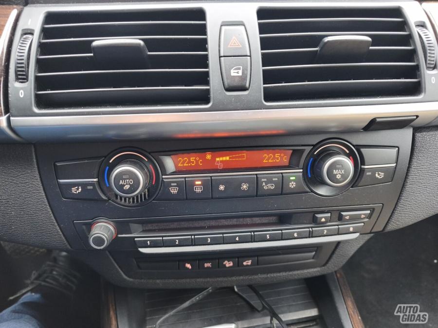 Black BMW X5 2007 in Birzai, with an engine capacity of 3.00 L and mileage of 283 thousand km for 7999 €, photo 14 on AUTOMOTO.COM.LV
