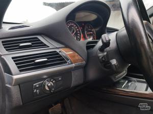 Black BMW X5 2007 in Birzai, with an engine capacity of 3.00 L and mileage of 283 thousand km for 7999 €, photo 17 on AUTOMOTO.COM.LV