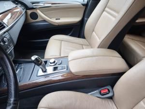 Black BMW X5 2007 in Birzai, with an engine capacity of 3.00 L and mileage of 283 thousand km for 7999 €, photo 21 on AUTOMOTO.COM.LV