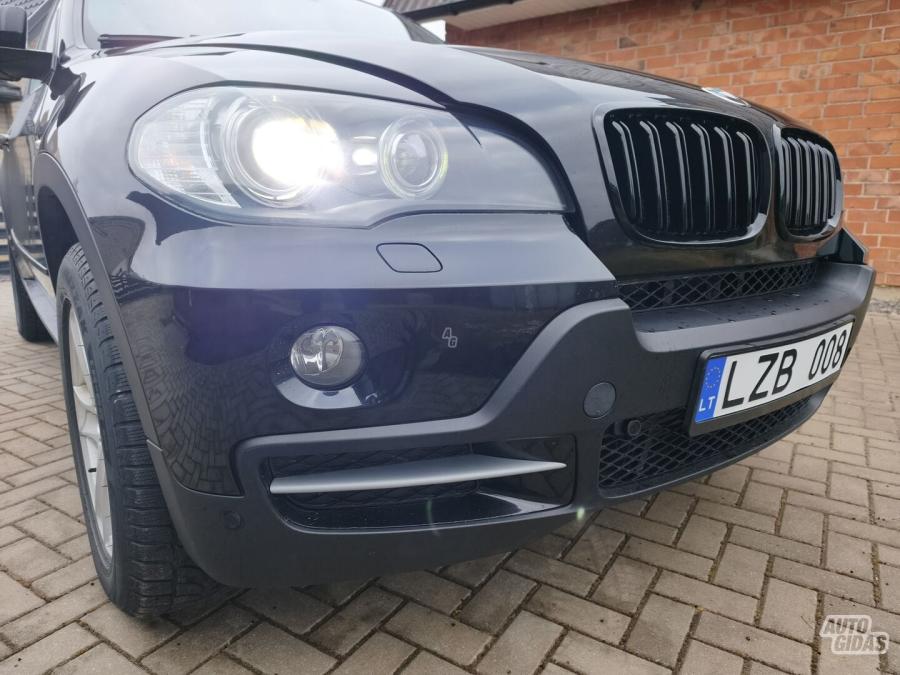 Black BMW X5 2007 in Birzai, with an engine capacity of 3.00 L and mileage of 283 thousand km for 7999 €, photo 26 on AUTOMOTO.COM.LV