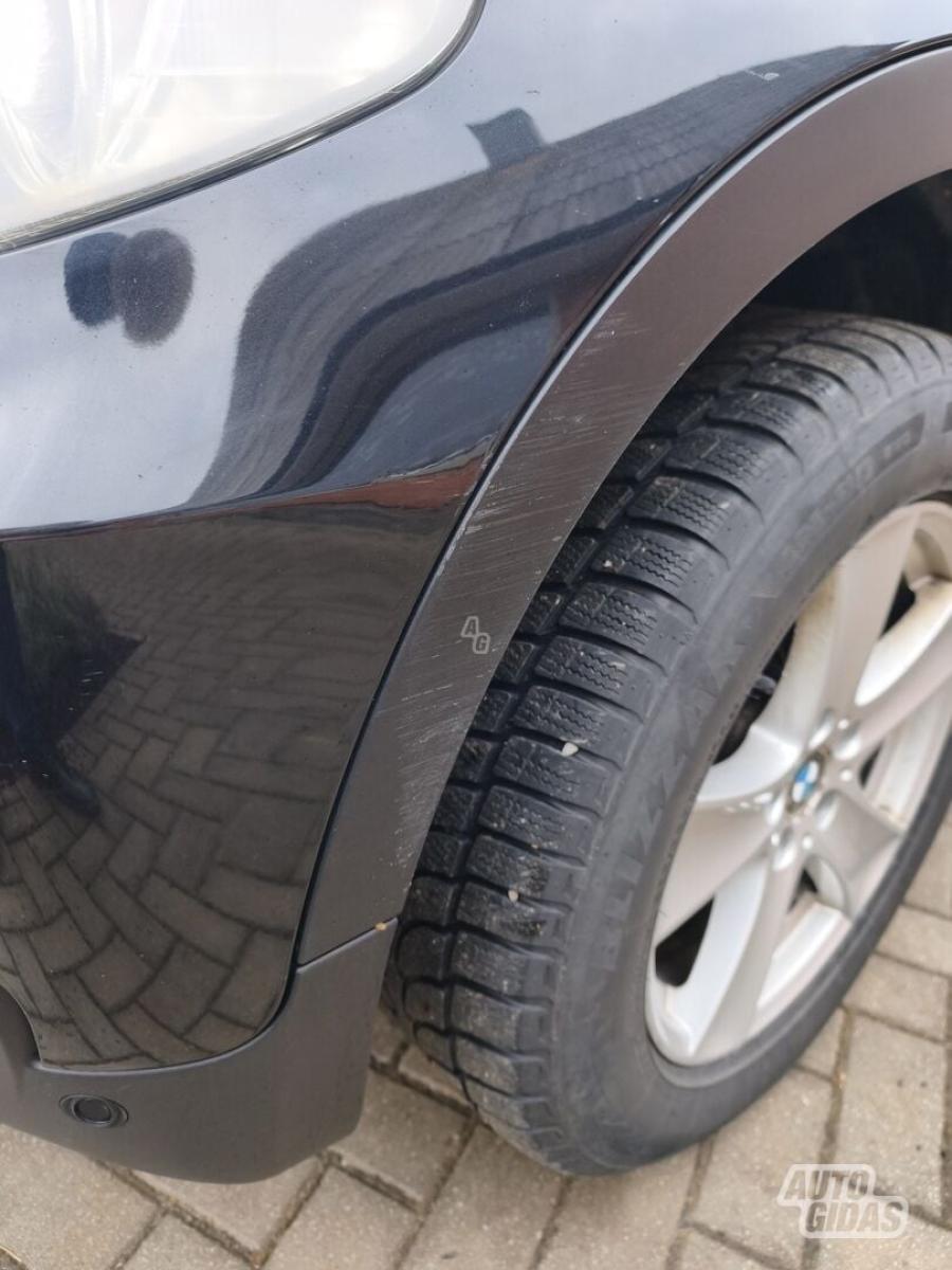 Black BMW X5 2007 in Birzai, with an engine capacity of 3.00 L and mileage of 283 thousand km for 7999 €, photo 28 on AUTOMOTO.COM.LV