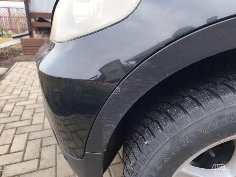Black BMW X5 2007 in Birzai, with an engine capacity of 3.00 L and mileage of 283 thousand km for 7999 €, photo 29 on AUTOMOTO.COM.LV
