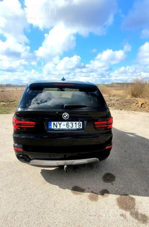 Melns BMW X5 2007 Rīga, ar dzinēja tilpumu 3.00 L un nobraukumu 319 tūkst. km par 9000 €, foto 7 vietnē AUTOMOTO.COM.LV