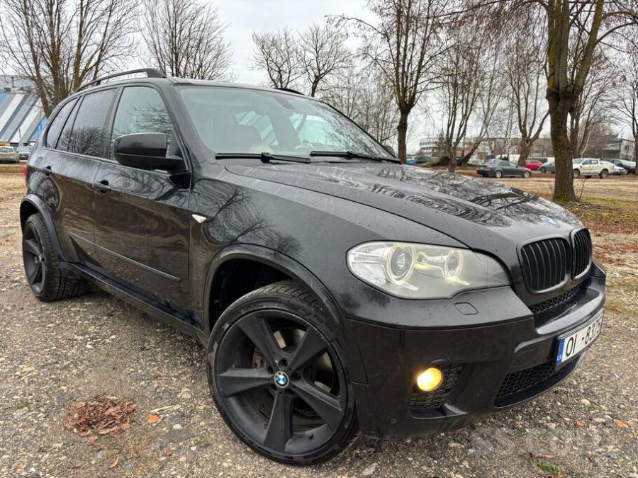 Black BMW X5 2007 in Jelgava, with an engine capacity of 3.00 L and mileage of 311 thousand km for 8999 €, photo 1 on AUTOMOTO.COM.LV