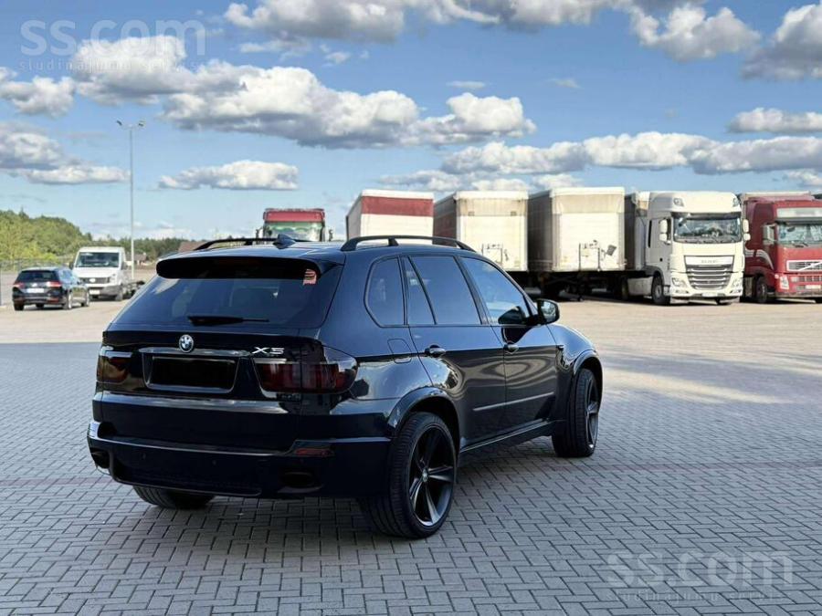 Black BMW X5 2007 in Jelgava, with an engine capacity of 3.00 L and mileage of 311 thousand km for 8999 €, photo 17 on AUTOMOTO.COM.LV