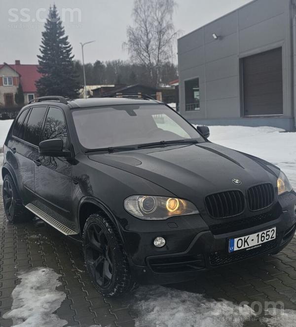 Black BMW X5 2007 in Jekabpils, with an engine capacity of 3.00 L and mileage of 433 thousand km for 5290 €, photo 2 on AUTOMOTO.COM.LV
