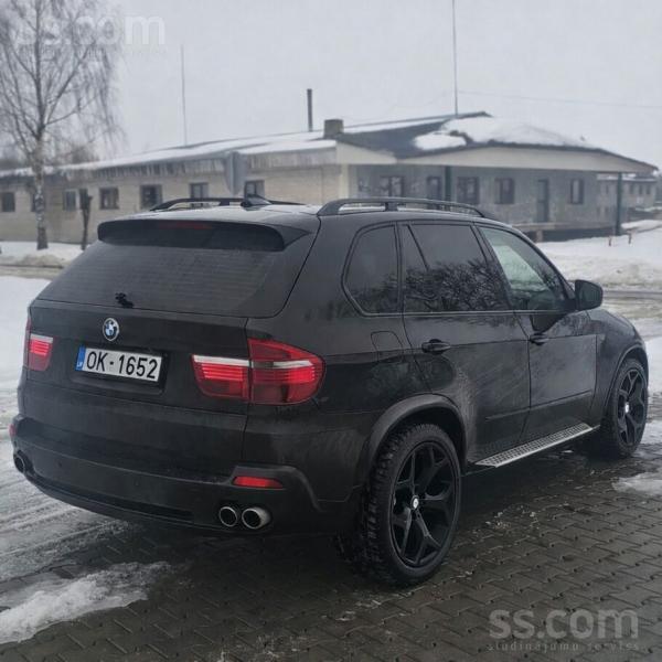 Black BMW X5 2007 in Jekabpils, with an engine capacity of 3.00 L and mileage of 433 thousand km for 5290 €, photo 4 on AUTOMOTO.COM.LV