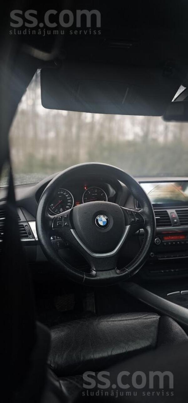 Black BMW X5 2007 in Jekabpils, with an engine capacity of 3.00 L and mileage of 433 thousand km for 5290 €, photo 8 on AUTOMOTO.COM.LV