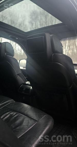 Black BMW X5 2007 in Jekabpils, with an engine capacity of 3.00 L and mileage of 433 thousand km for 5290 €, photo 11 on AUTOMOTO.COM.LV