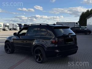 Black BMW X5 2007 in Jelgava, with an engine capacity of 3.00 L and mileage of 312 thousand km for 10999 €, photo  on AUTOMOTO.COM.LV