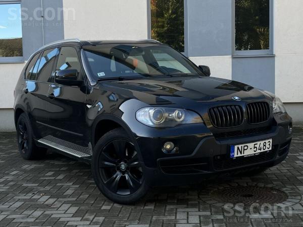 Black BMW X5 2007 in Jelgava, with an engine capacity of 3.00 L and mileage of 270 thousand km for 8450 €, photo 2 on AUTOMOTO.COM.LV