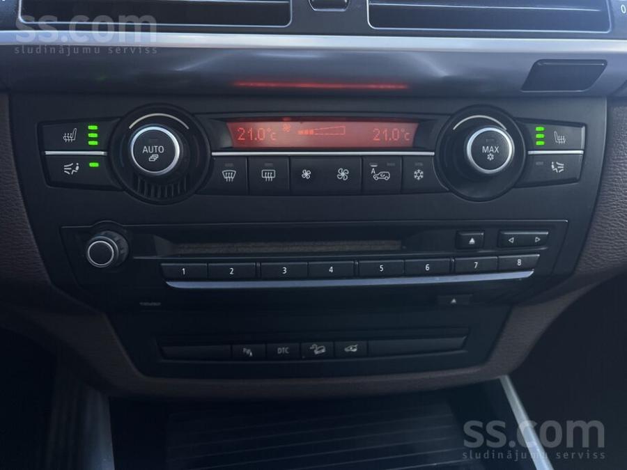 Black BMW X5 2007 in Jelgava, with an engine capacity of 3.00 L and mileage of 270 thousand km for 8450 €, photo 11 on AUTOMOTO.COM.LV