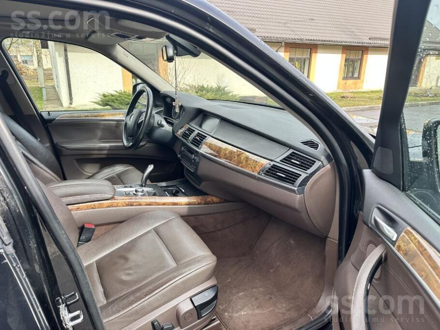 Melns BMW X5 2007 Jēkabpils, ar dzinēja tilpumu 3.00 L un nobraukumu 395 tūkst. km par 6000 €, foto 9 vietnē AUTOMOTO.COM.LV