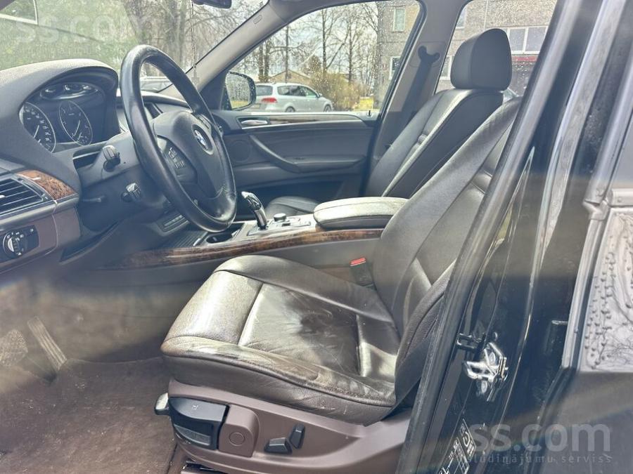 Melns BMW X5 2007 Jēkabpils, ar dzinēja tilpumu 3.00 L un nobraukumu 395 tūkst. km par 6000 €, foto 10 vietnē AUTOMOTO.COM.LV