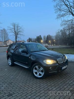 Black BMW X5 2007 in Riga, with an engine capacity of 3.00 L and mileage of 292 thousand km for 7500 €, photo  on AUTOMOTO.COM.LV