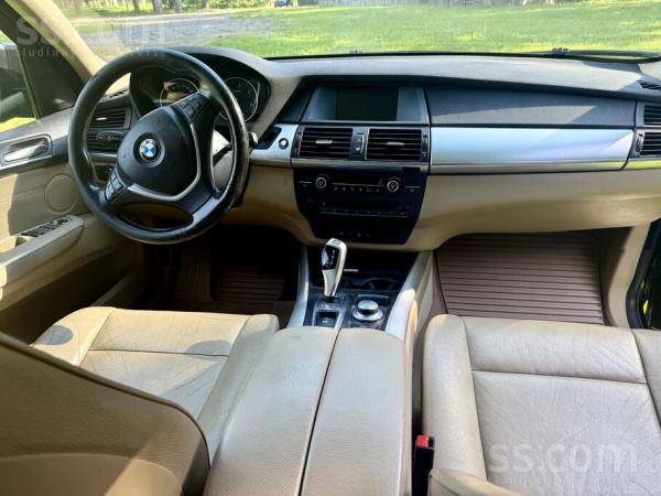 Black BMW X5 2007 in Riga, with an engine capacity of 3.00 L and mileage of 292 thousand km for 6500 €, photo 9 on AUTOMOTO.COM.LV