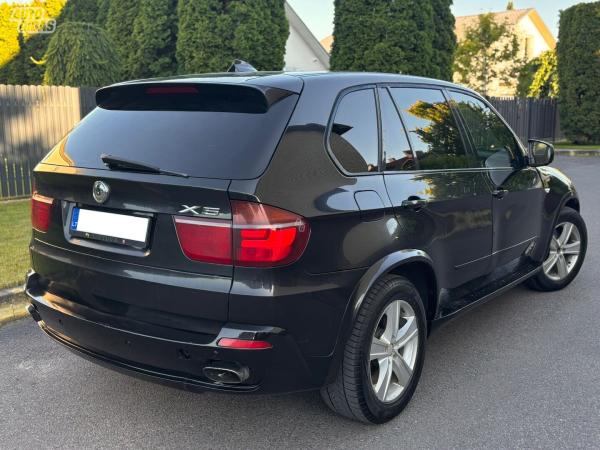 Black BMW X5 2007 in Kaunas, with an engine capacity of 3.00 L and mileage of 450 thousand km for 4400 €, photo 3 on AUTOMOTO.COM.LV