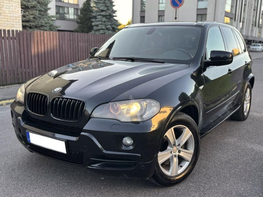 Black BMW X5 2007 in Kaunas, with an engine capacity of 3.00 L and mileage of 450 thousand km for 4400 €, photo 6 on AUTOMOTO.COM.LV