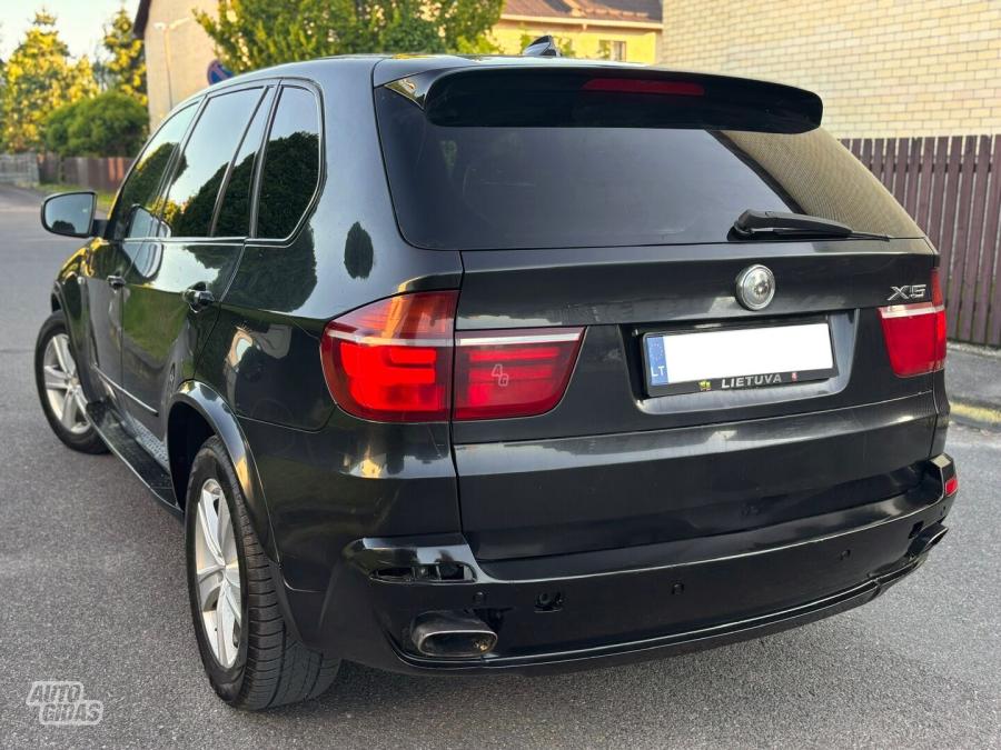 Black BMW X5 2007 in Kaunas, with an engine capacity of 3.00 L and mileage of 450 thousand km for 4400 €, photo 9 on AUTOMOTO.COM.LV