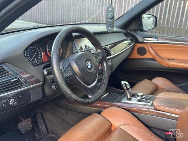 Black BMW X5 2007 in Kaunas, with an engine capacity of 3.00 L and mileage of 450 thousand km for 4400 €, photo 10 on AUTOMOTO.COM.LV