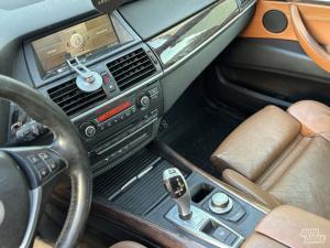 Black BMW X5 2007 in Kaunas, with an engine capacity of 3.00 L and mileage of 450 thousand km for 4400 €, photo 12 on AUTOMOTO.COM.LV