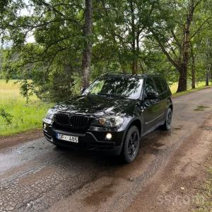 Black BMW X5 2007 in Jekabpils, with an engine capacity of 3.00 L and mileage of 395 thousand km for 6750 €, photo  on AUTOMOTO.COM.LV