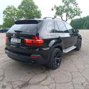 Black BMW X5 2007 in Kaunas, with an engine capacity of 2.99 L and mileage of 383 thousand km for 8300 €, photo 5 on AUTOMOTO.COM.LV