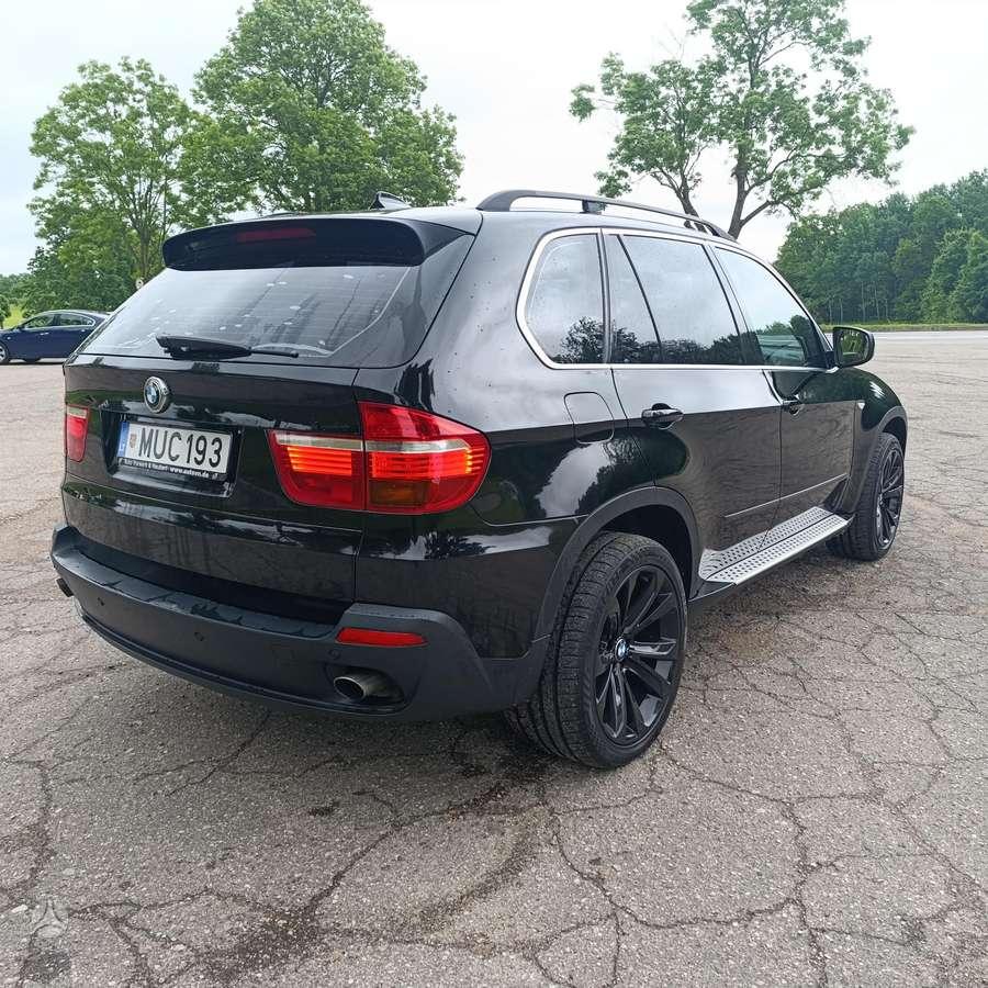 Black BMW X5 2007 in Kaunas, with an engine capacity of 2.99 L and mileage of 383 thousand km for 8300 €, photo 5 on AUTOMOTO.COM.LV